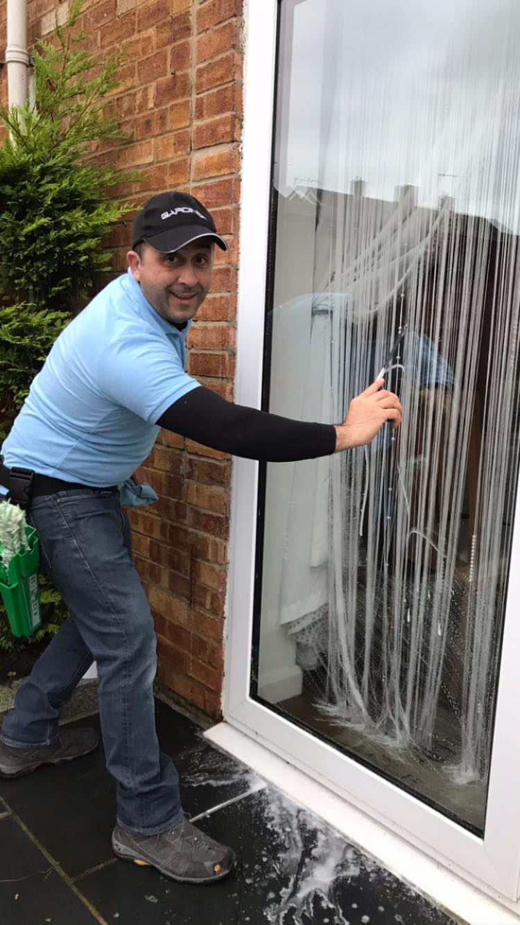 Professionals Deliver Excellent Window Cleaning Results by Using Water ...